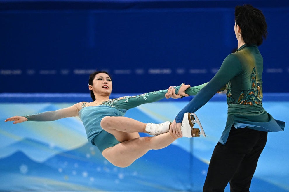 33 Pictures That How Extreme Olympic Ice Dancing Is
