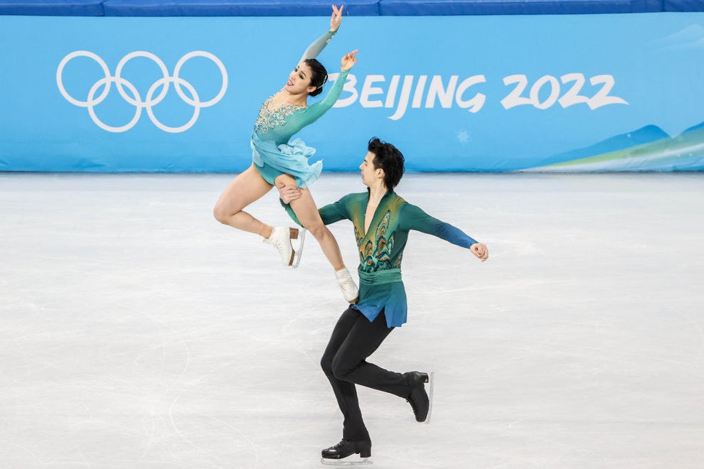 33 Pictures That How Extreme Olympic Ice Dancing Is