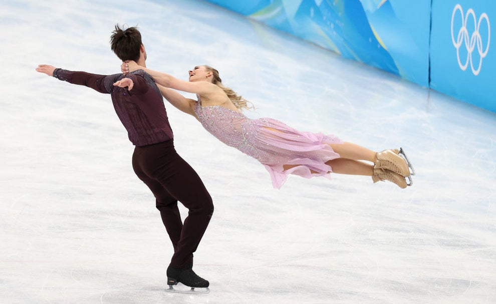 33 Pictures That How Extreme Olympic Ice Dancing Is