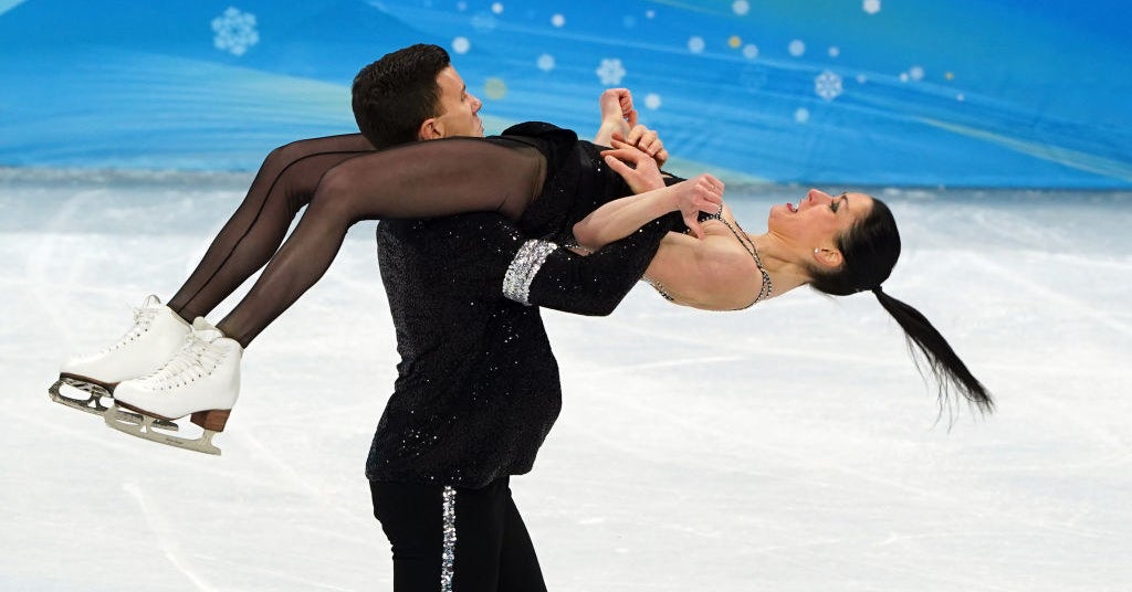33 Pictures That How Extreme Olympic Ice Dancing Is