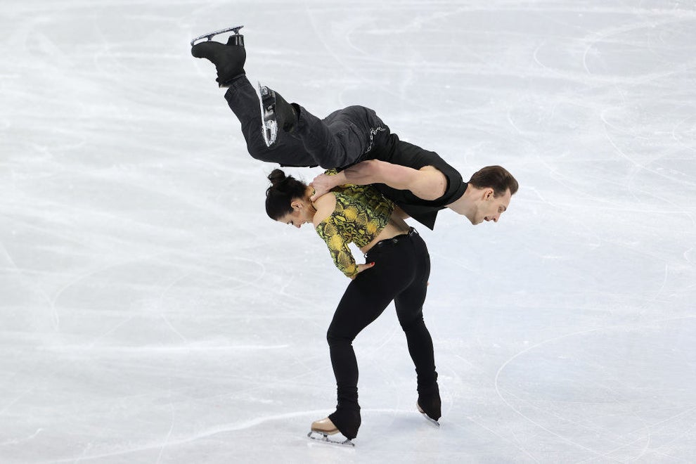 33 Pictures That How Extreme Olympic Ice Dancing Is