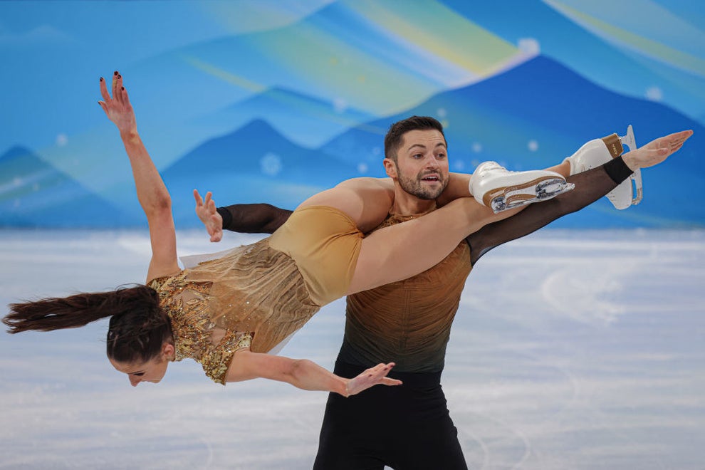 33 Pictures That How Extreme Olympic Ice Dancing Is