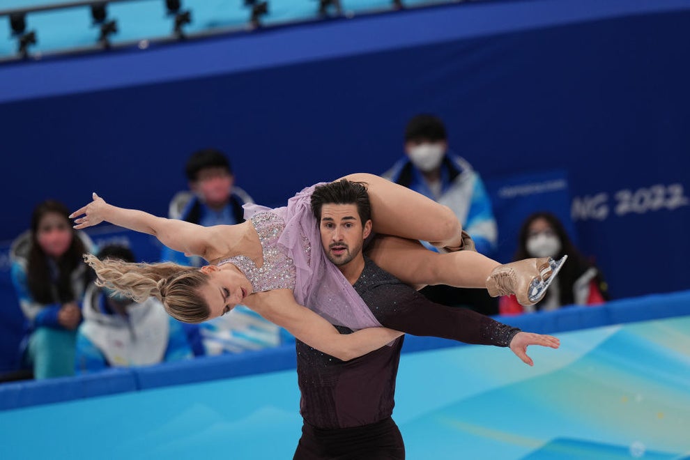 33 Pictures That How Extreme Olympic Ice Dancing Is