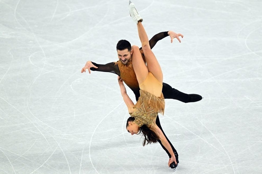33 Pictures That How Extreme Olympic Ice Dancing Is