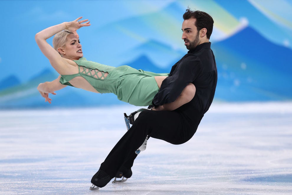 33 Pictures That How Extreme Olympic Ice Dancing Is