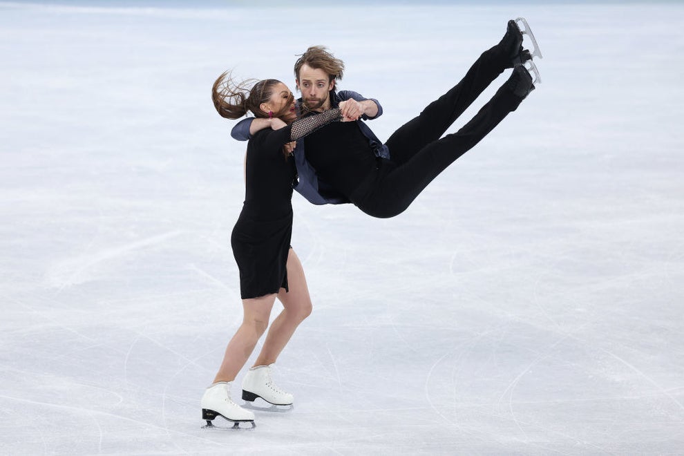 33 Pictures That How Extreme Olympic Ice Dancing Is
