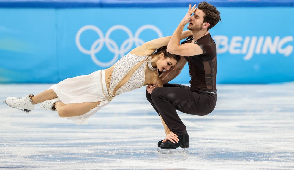 33 Pictures That How Extreme Olympic Ice Dancing Is