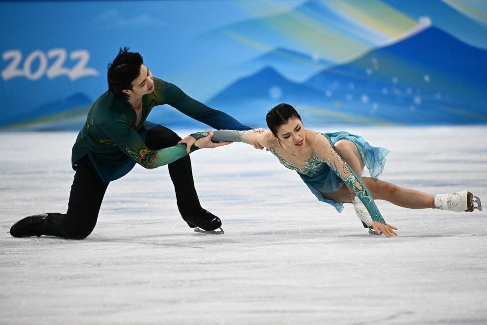 33 Pictures That How Extreme Olympic Ice Dancing Is