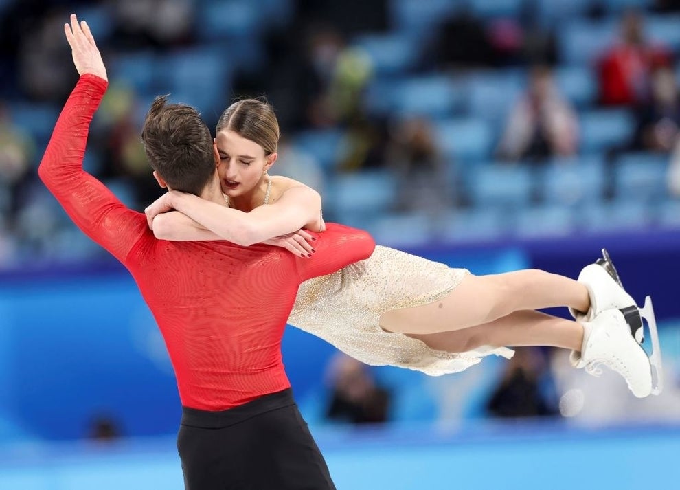 33 Pictures That How Extreme Olympic Ice Dancing Is