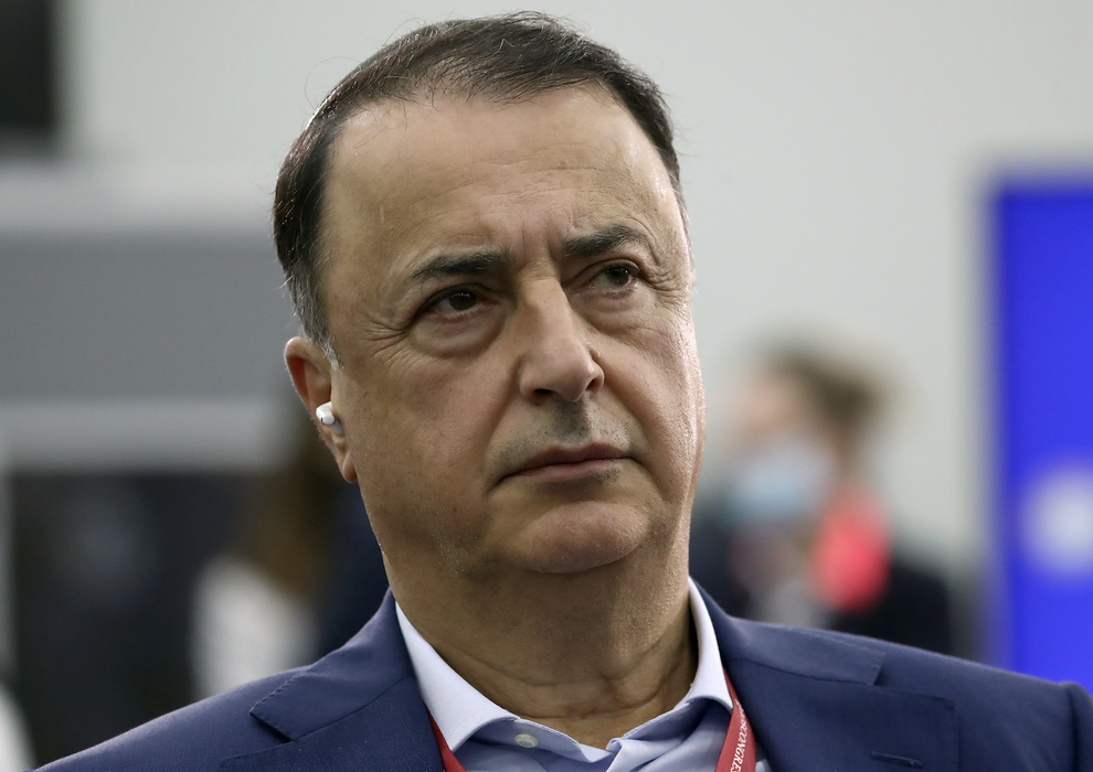 The Tinder Swindler Real-Life, Behind-The-Scenes Facts