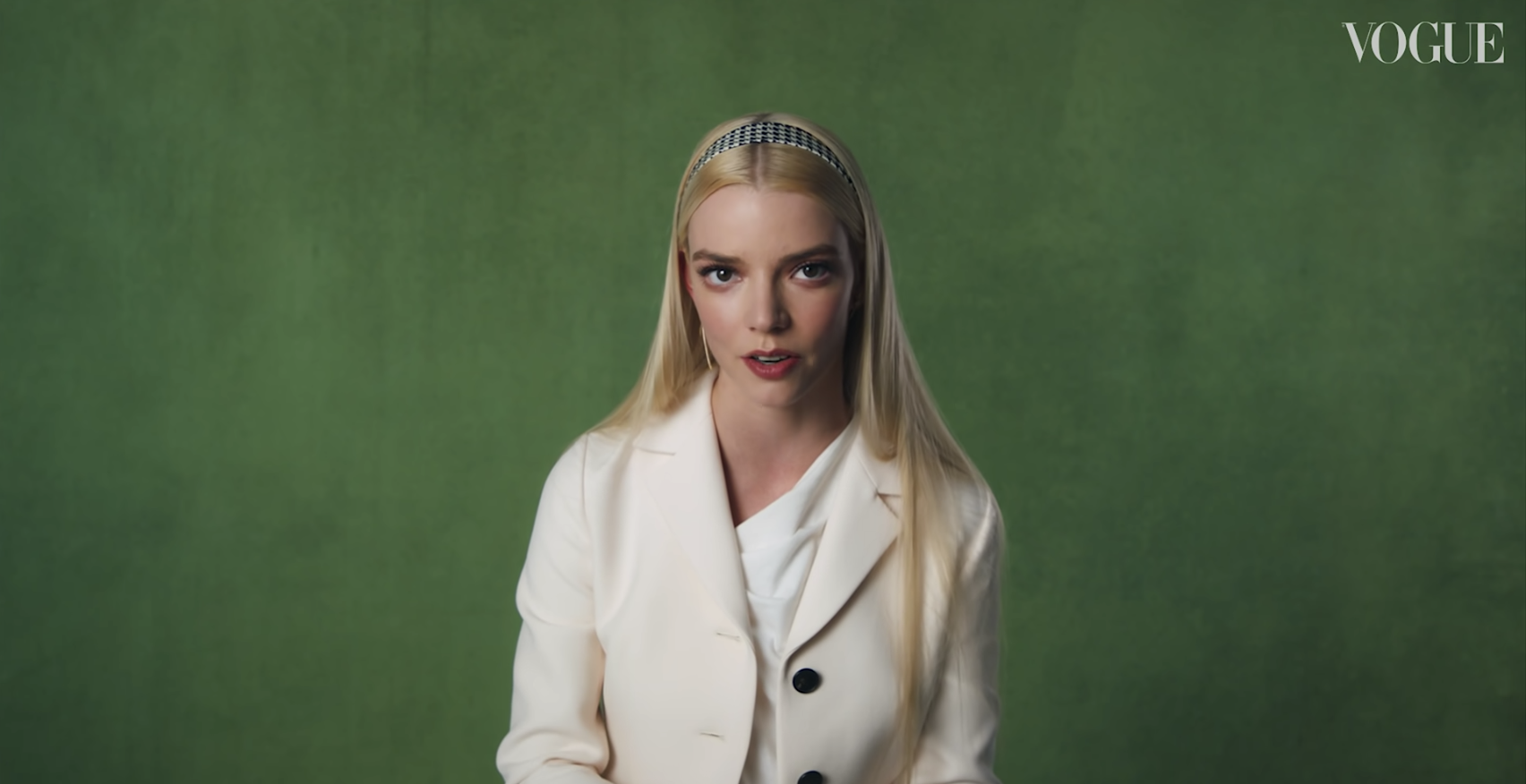 Hailee Steinfeld Responds To Anya Taylor-Joy's Met Story
