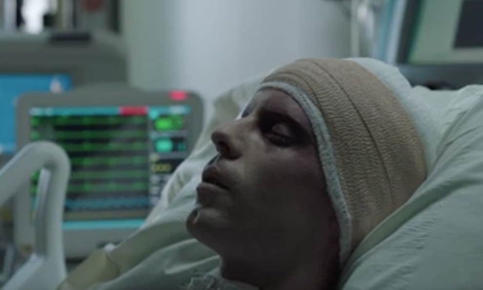 29 Stories From People Who Were Stuck In A Coma