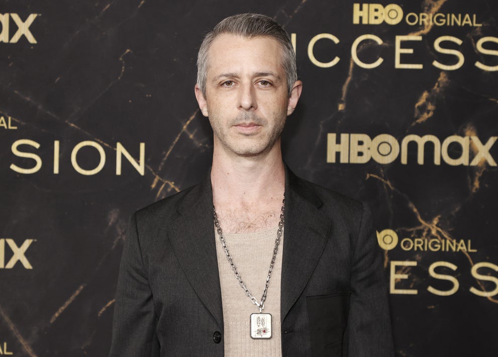 Michelle Williams Said Jeremy Strong Moved In With Her After Heath ...