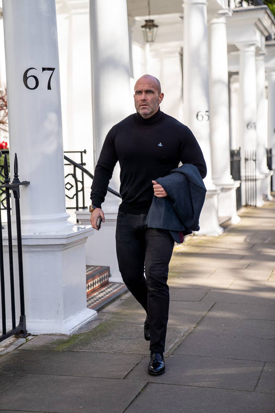 Celebrity Bodyguards In Action 60 Photos - Moonagedaydream.film