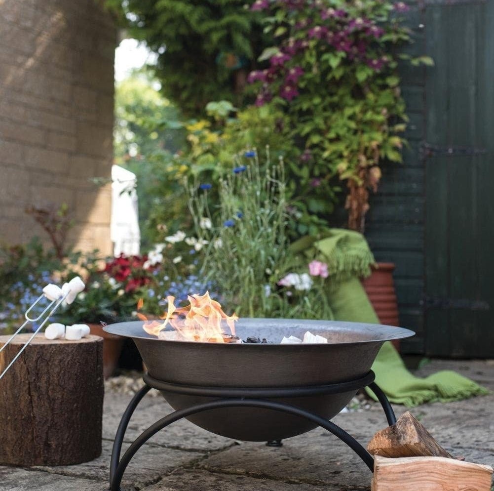 Here's The Ultimate Summer Garden Party Checklist