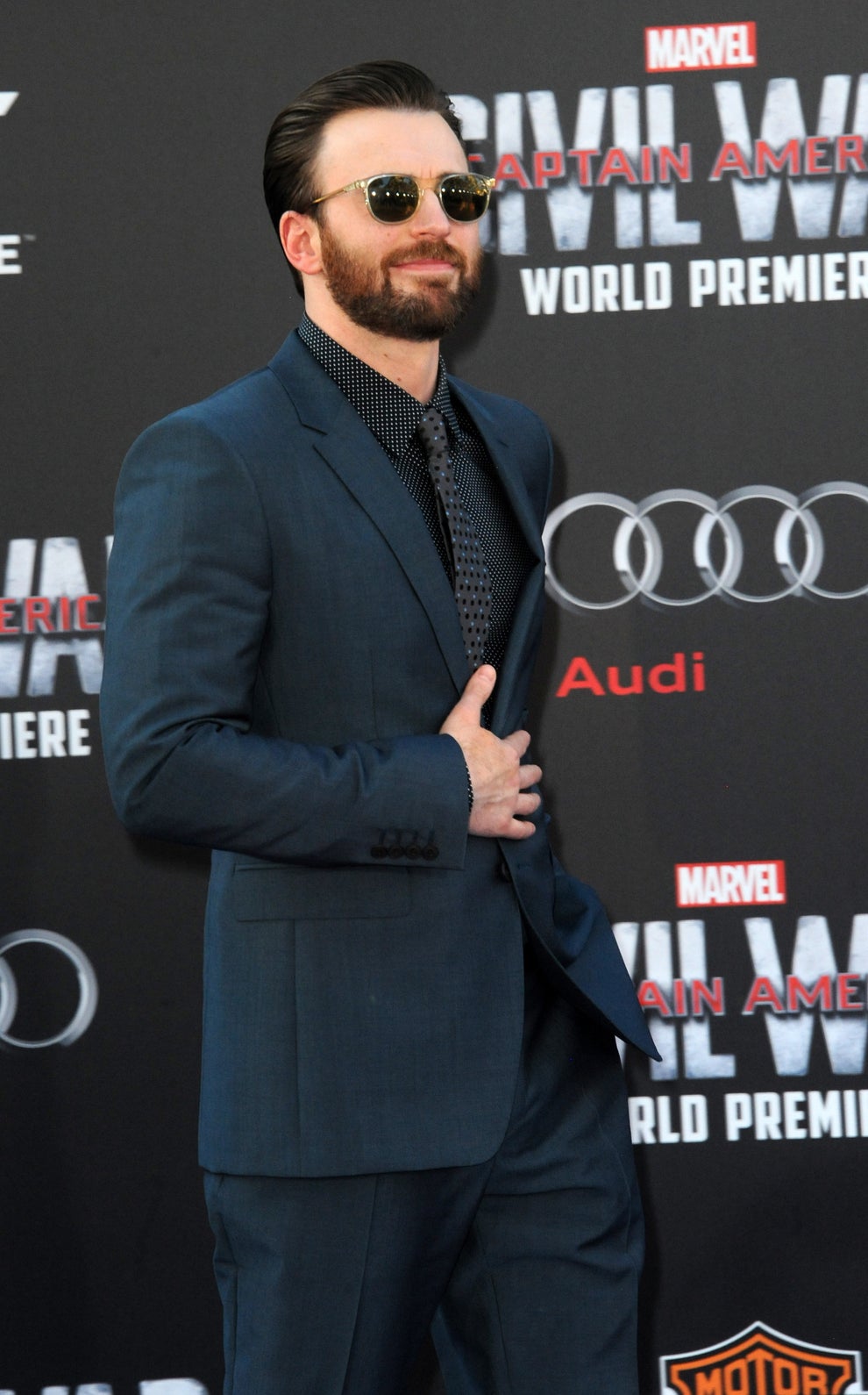 17 Of Chris Evans' Best Red Carpet Fits Over The Years