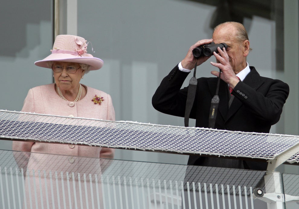Photos Of The Queen Watching Horse Racing