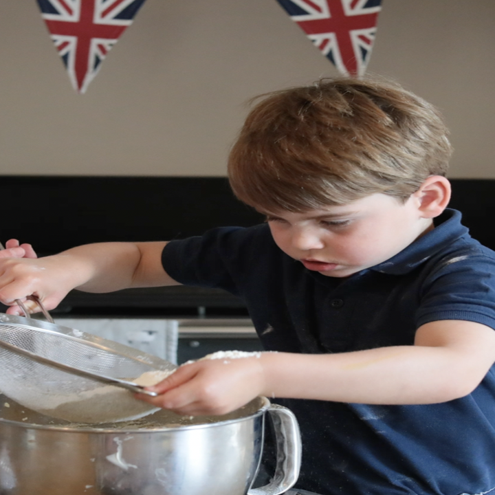 Kate Middleton, Prince George, Princess Charlotte, And Prince Louis ...