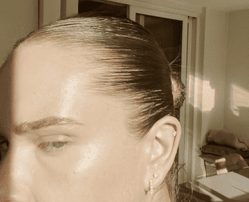 Hair Taming Stick – Flyaway-Prone Hair Gal Tries
