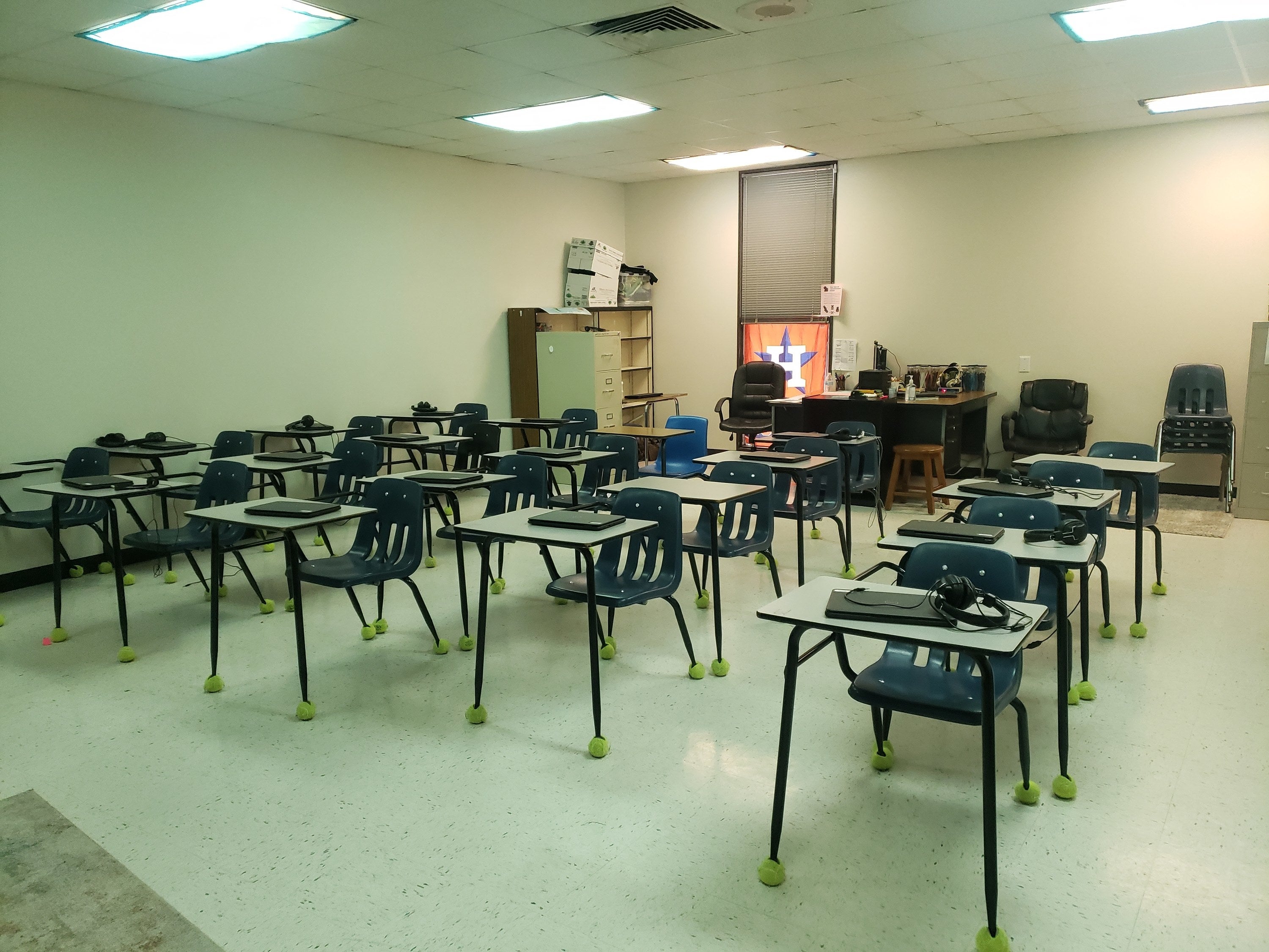 How To Help 15 Middle School Teachers: Shop Their Amazon Wish Lists