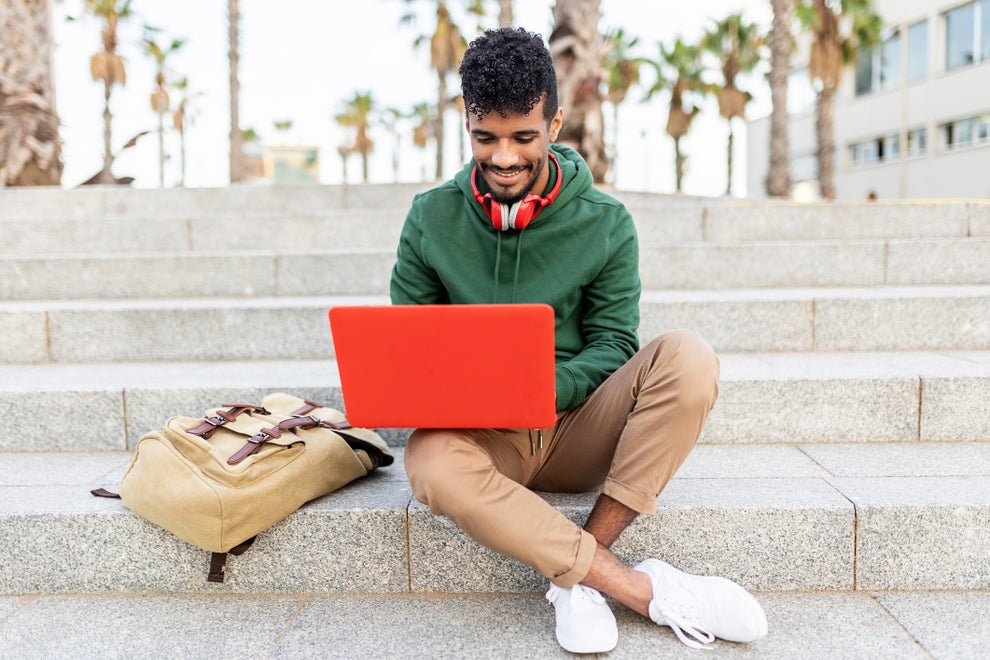 28 Best Jobs And Side Hustles For College Students
