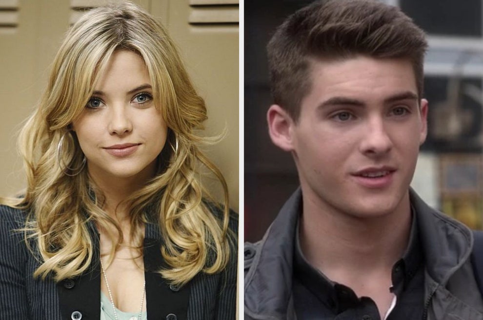 24 Pretty Little Liars Books Differences