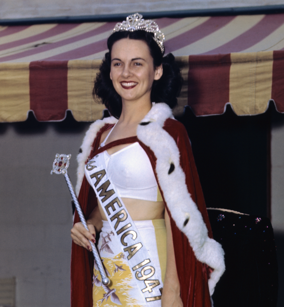 From 1921 To 2022, Here's What Every Single Miss America Has Looked ...