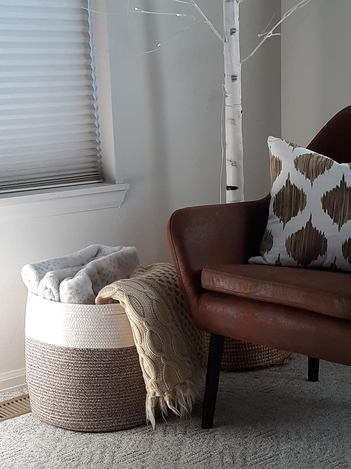 33 Cozy Desk Items For Your Workspace