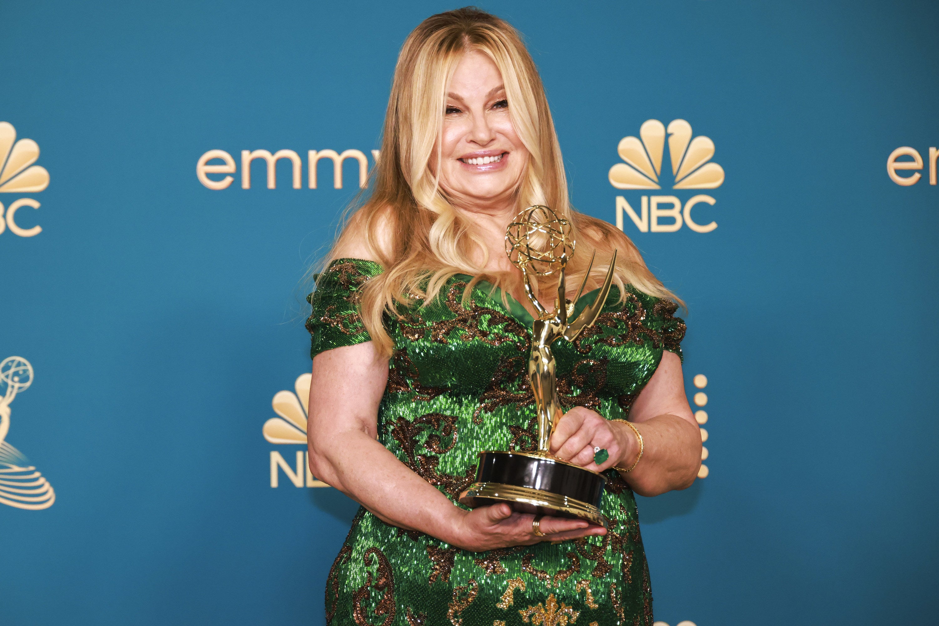 Jennifer Coolidge Danced During Emmys Play Off Music