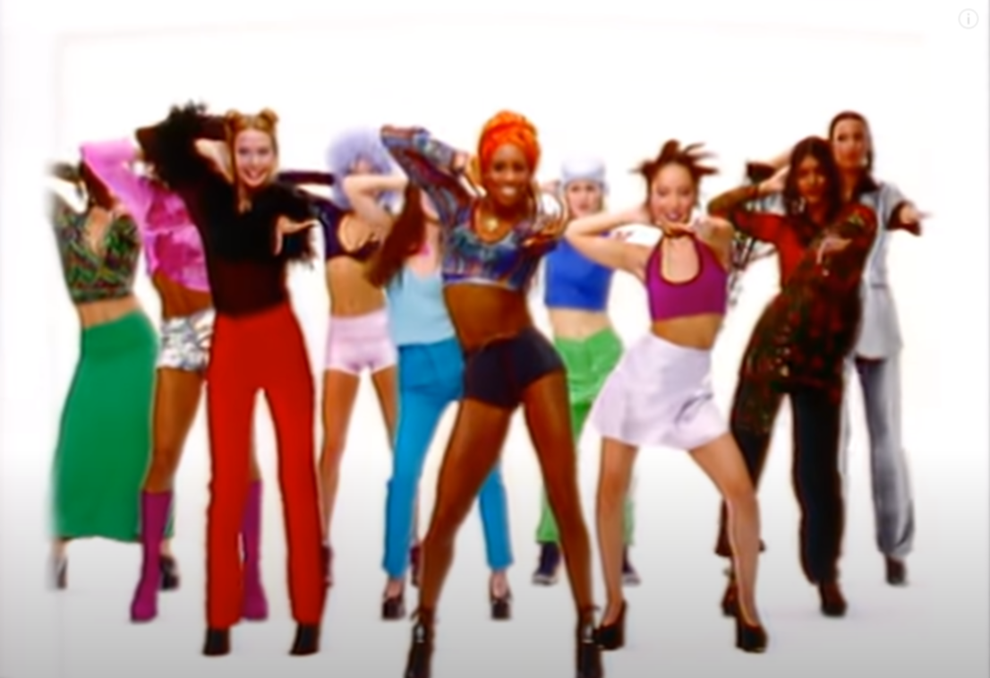 25 Things At Every Australian Year Six Disco In The '00s