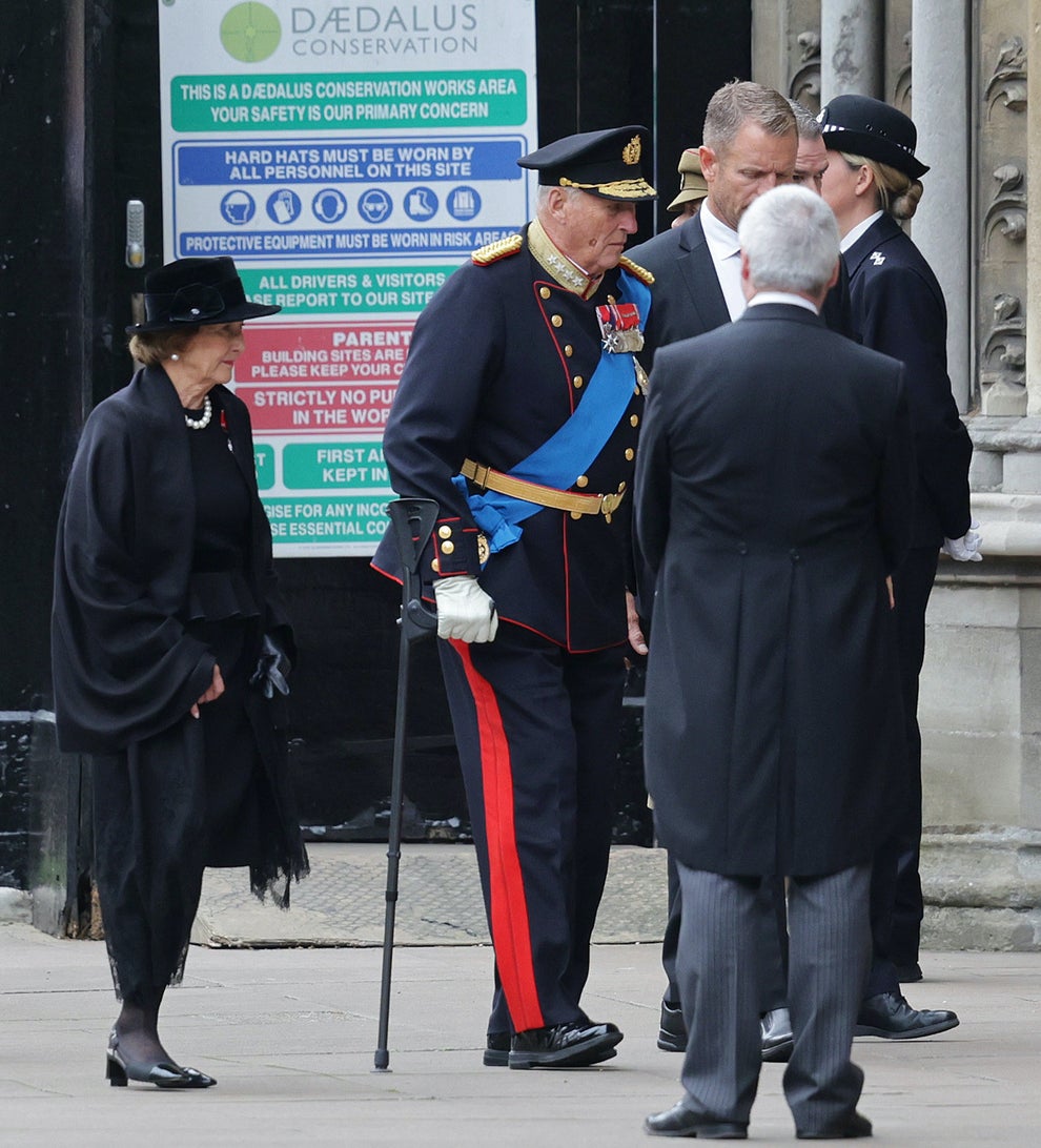All The Presidents, Monarchs, And World Leaders At Queen Elizabeth II's ...