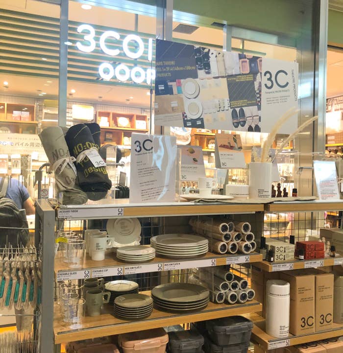 神コラボきたわ…！3COINSの「オシャレすぎるプレート」プチプラとは思えない仕上がり！