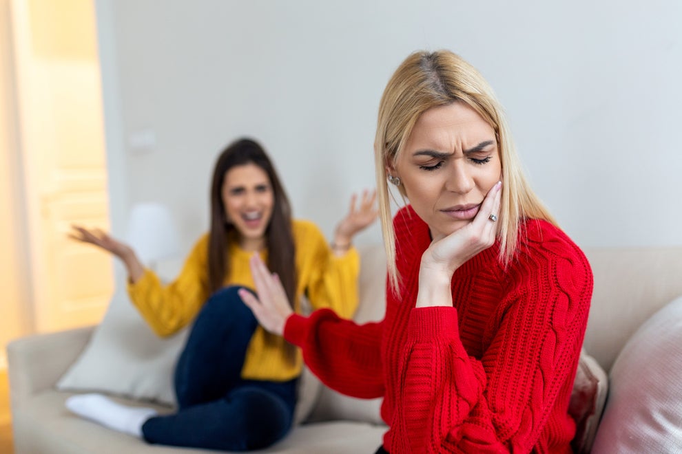 People Are Sharing Signs Of A Bad Person
