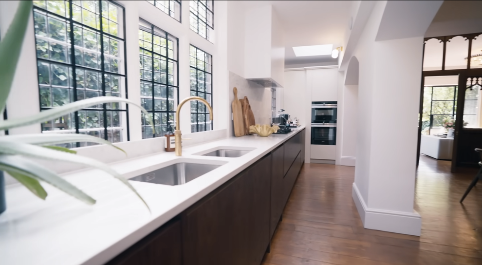 28 Dreamy Celebrity Kitchens