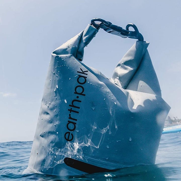 22 Travel Gift Ideas For The Person Always On Vacation