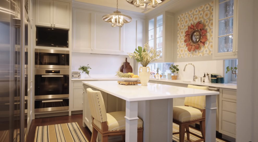 28 Dreamy Celebrity Kitchens