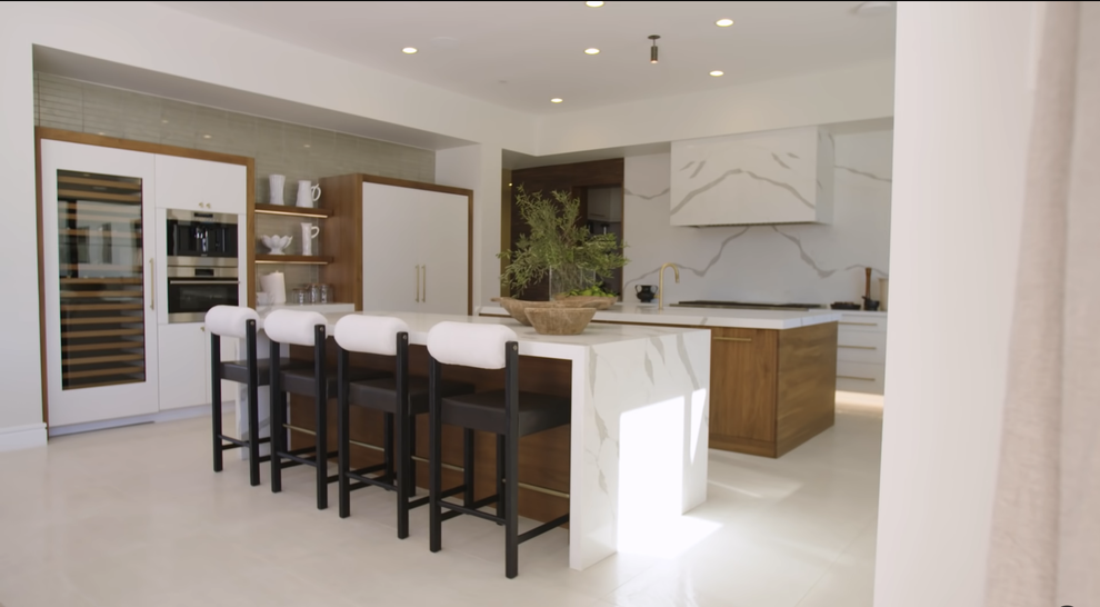28 Dreamy Celebrity Kitchens