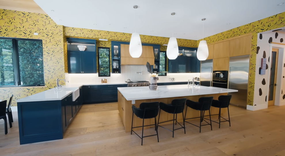 28 Dreamy Celebrity Kitchens