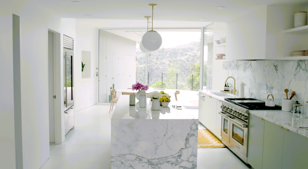28 Dreamy Celebrity Kitchens