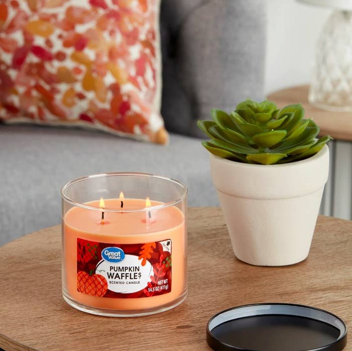 31 Things From Walmart That’ll Make Your Entire Home A Comfy Fall Oasis