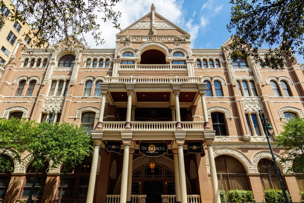 21 Scariest Haunted Travel Destinations In The US