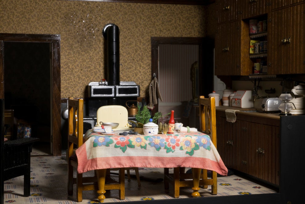 Try To Spot The Clues In These Tiny Murder Scenes