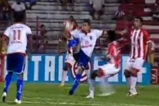 Clip of the Morning: Now This Is How You Execute a Bicycle Kick (Video ...