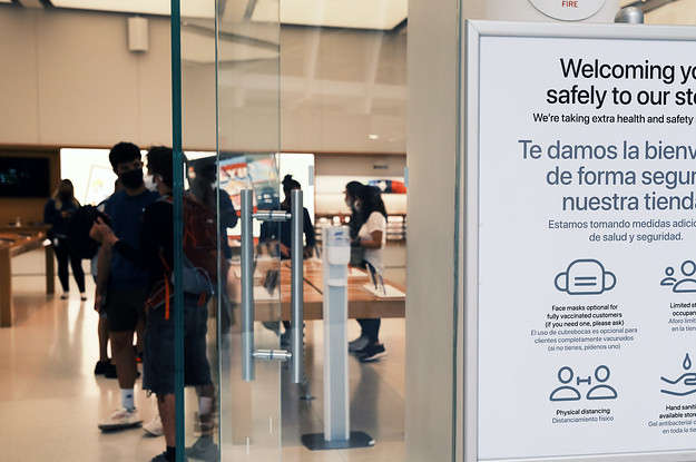 Security Guard Working at NYC Apple Store Stabbed Following Dispute ...