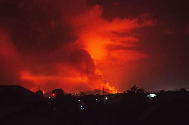 Volcano Eruption Forces Thousands to Flee From Democratic Republic of ...