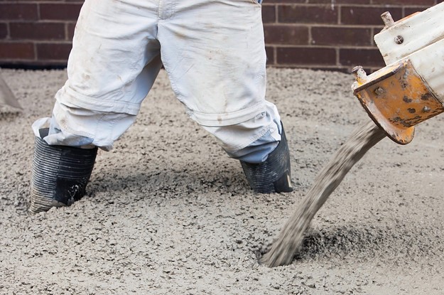 Boy Hospitalized With Chemical Burns Caused by Wet Cement | Complex