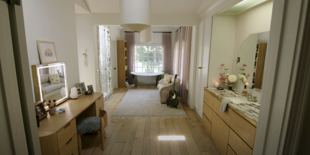 Absolute Worst Celebrity Interior Design Bathroom Trends