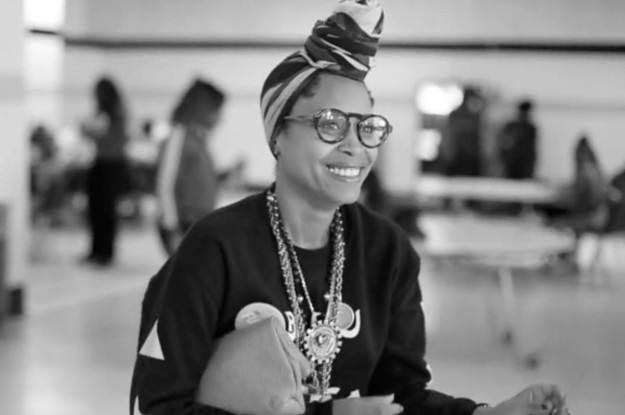 Watch Erykah Badu Surprise High School Students With A Performance ...