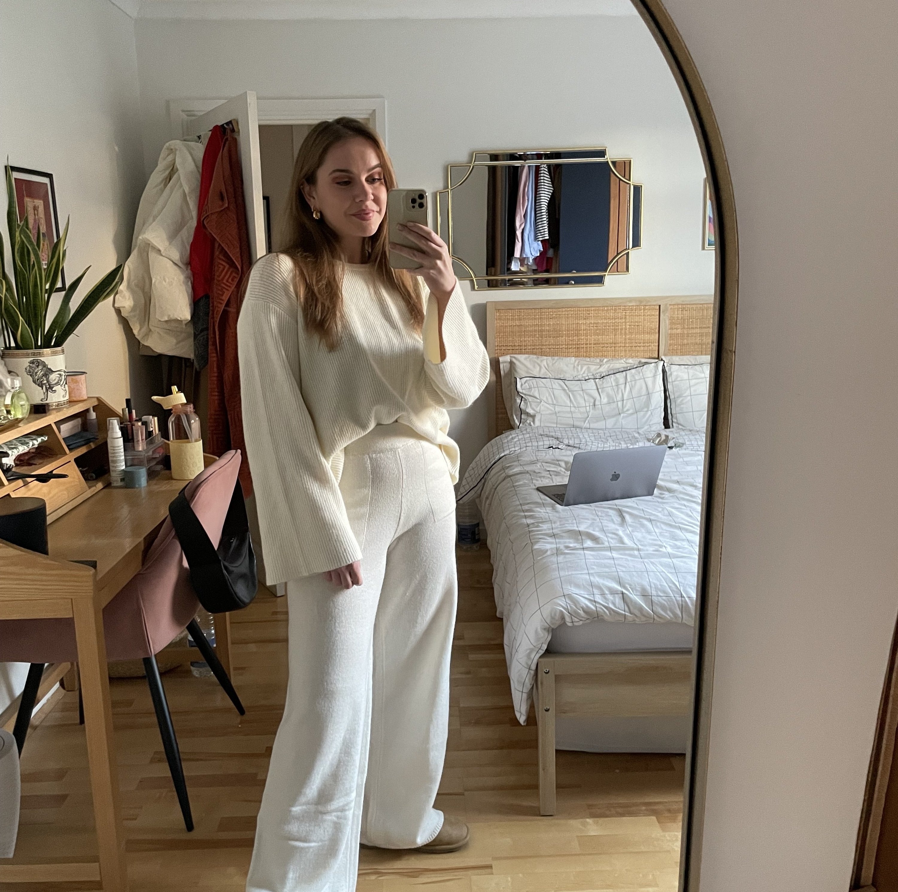 18 Ridiculously Cosy Amazon Clothes For January Blues