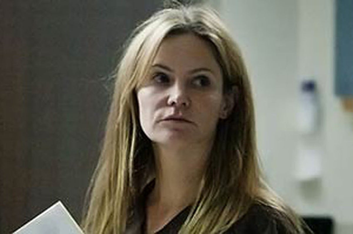 Jennifer Jason Leigh Weeds